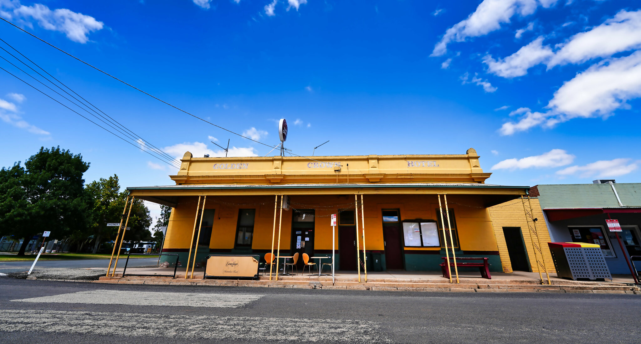 GOLDEN CROWN HOTEL - berriwillock.vic.au